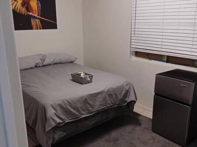 Phoenix house near Jack in the Box, 7 Eleven, and more! Newly renovated house with ample parking space