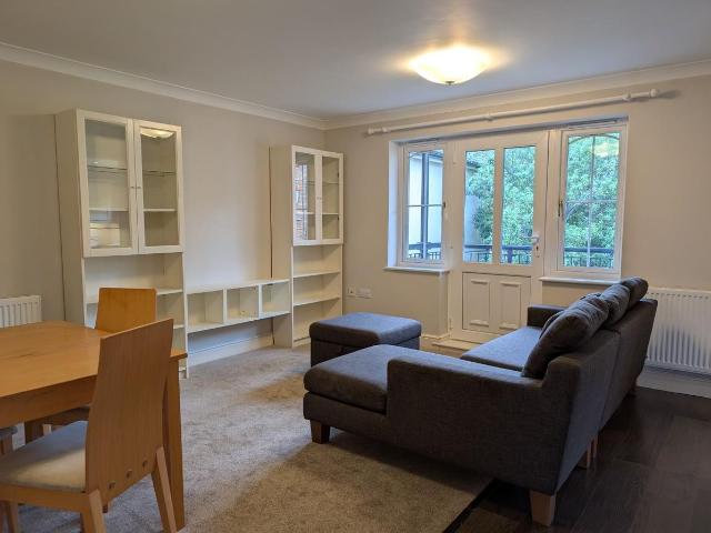 Phoenix House, Oxford Road, Reading, Berkshire RG1, 2 bed flat to rent, £1,600 pcm | PrimeLocation