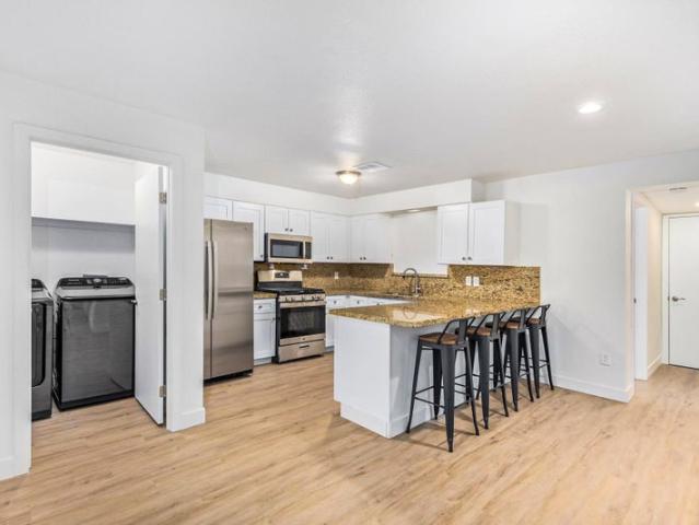 Phoenix House. Homey & comfy