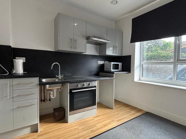 Phoenix Place, Bristol BS16 Studio to rent £1,000 pcm £231 pw
