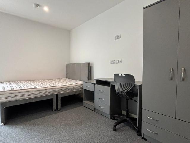 Phoenix Place, Bristol BS16, Studio to rent, £1,000 pcm | PrimeLocation