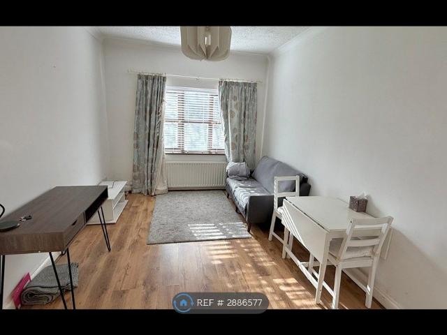 Phoenix Place, Staines Upon Thames TW18, 1 bed flat to rent, £1,285 pcm | PrimeLocation