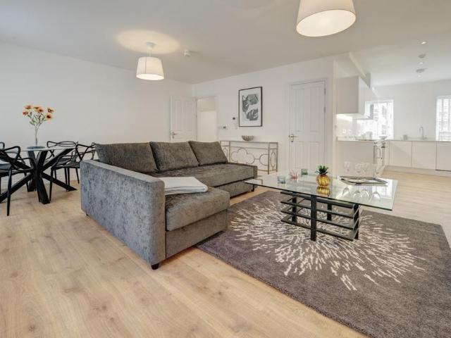Phoenix Rd NW1 2 bed flat to rent £3,098 pcm £715 pw
