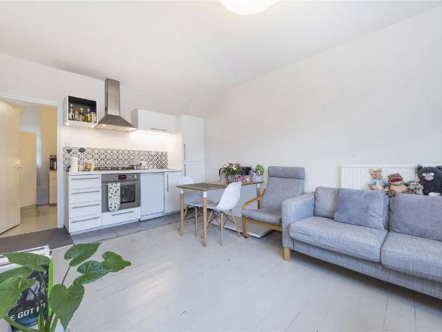 Phoenix Road, Euston NW1, 2 bed flat to rent, £2,850 pcm | PrimeLocation