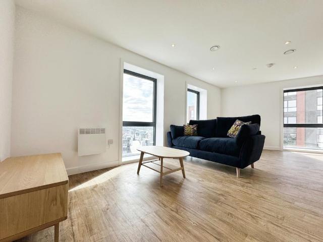 Phoenix, Saxton Lane, Leeds, LS9 1 bed apartment to rent £1,000 pcm £231 pw