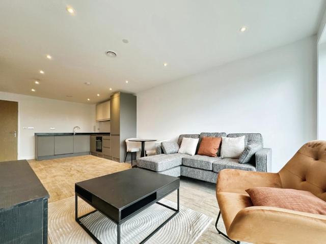 Phoenix, Saxton Lane, Leeds, LS9 1 bed apartment to rent £1,000 pcm £231 pw