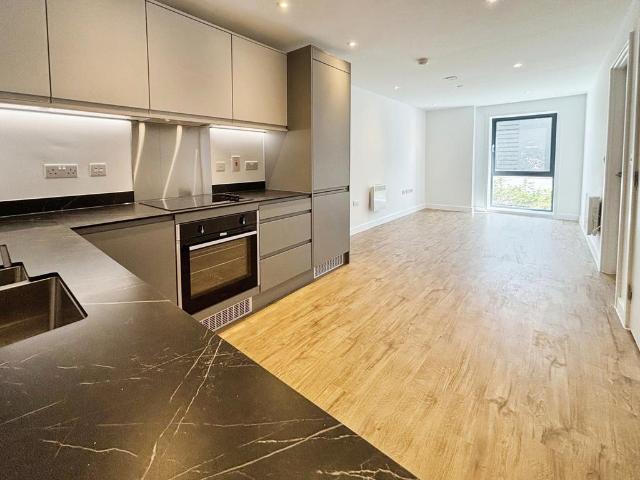 Phoenix, Saxton Lane, Leeds, LS9 1 bed apartment to rent £1,000 pcm £231 pw