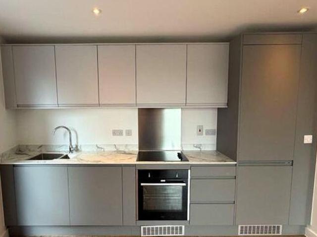 Phoenix, Saxton Lane, 2 Bedroom Apartment