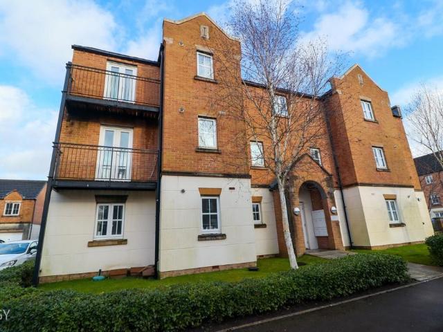 Phoenix Way, Heath, Cardiff 2 bed apartment to rent £1,050 pcm £242 pw