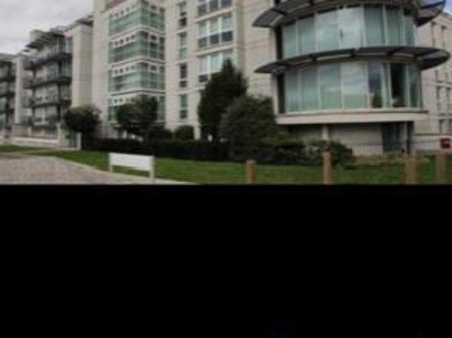 Phoenix Way, London, SW18 1 bed flat to rent £1,900 pcm £438 pw