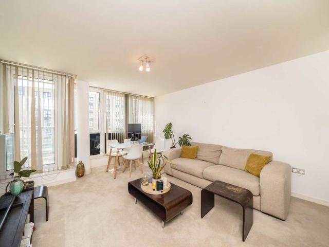 Phoenix Way, SW18, London