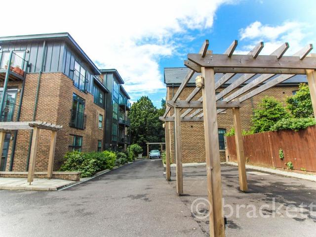 Phoenix Yard, Tunbridge Wells TN4, 2 bed flat to rent, £1,595 pcm | PrimeLocation