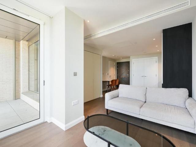 Phoeninx Court, Gasholder Place. Studio to rent £2,513 pcm £580 pw