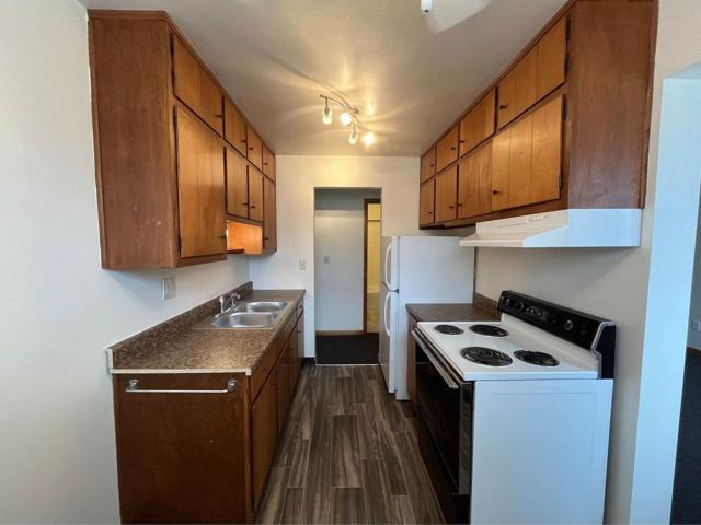 Phalen Apartments on Maryland!