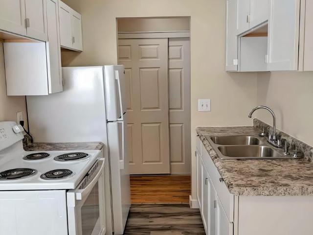Phalen Village Studio Apartment for Rent at 1505 Westminster St, St. Paul, MN 55130 Payne Phalen