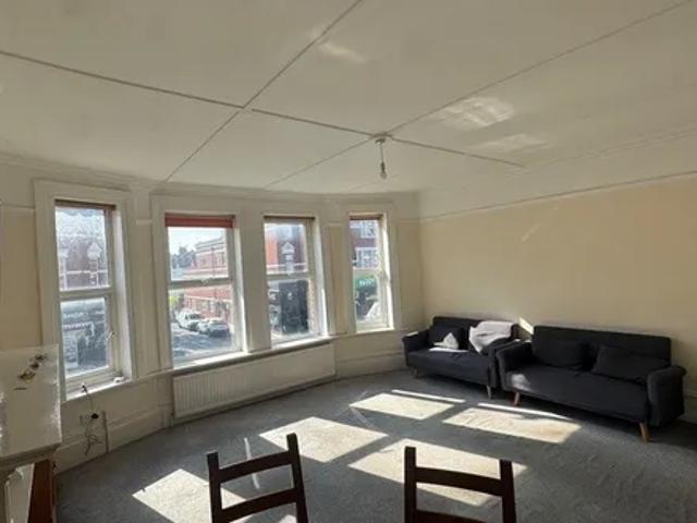 Pharmacy, 73 Ballards Lane, London, N3 1XY, United Kingdom | 5 bed house for rent #167594554 | Rentberry