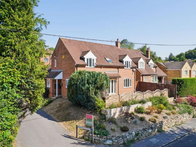 Pheasants Ridge, Marlow SL7, 4 bed detached house to rent, £3,250 pcm | PrimeLocation