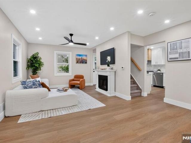 Phelps Ave, Bergenfield, Home For Sale