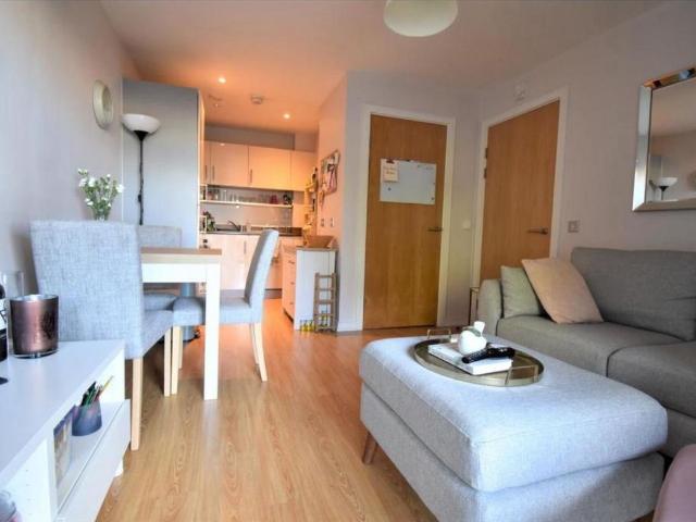 Philadelphia Street, Bristol BS1, 2 bed flat to rent, £2,250 pcm | PrimeLocation