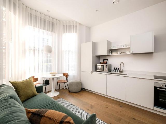 Philbeach Gardens, London, SW5 1 bed property to rent £4,333 pcm £1,000 pw