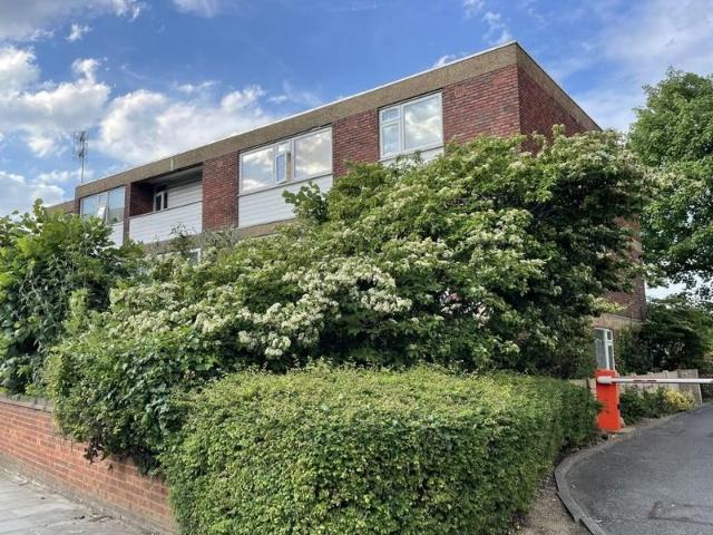 Phildor Court, Princes Park Avenue, London NW11, Room to rent, £900 pcm | PrimeLocation