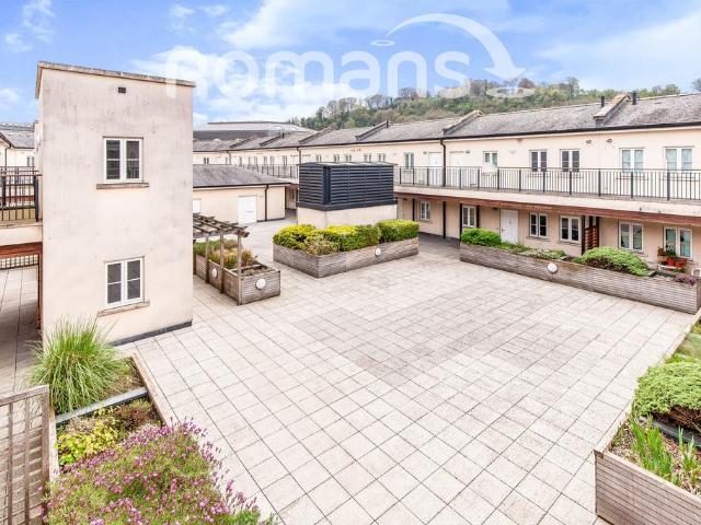 Philip Street, Bath, Somerset, BA1 2 bed flat to rent £1,950 pcm £450 pw