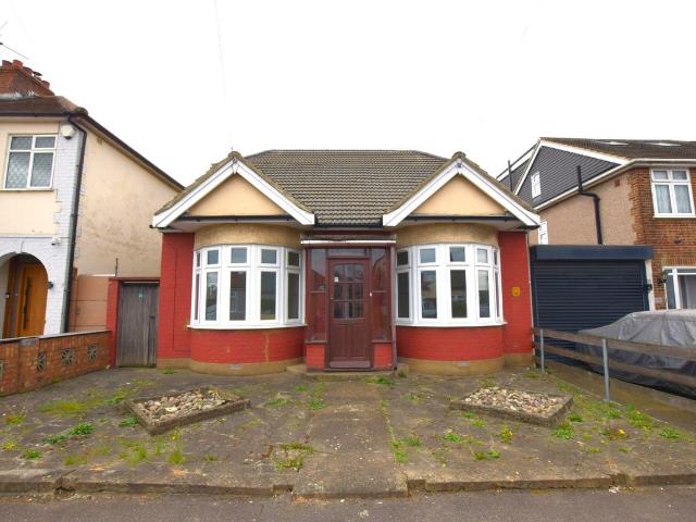 Philip Road, Rainham RM13, 3 bed detached bungalow to rent, £1,850 pcm | PrimeLocation