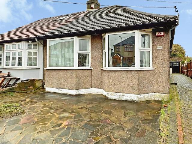 Philip Road, Rainham, RM13 8LU 3 bed semi detached house to rent £1,995 pcm £460 pw
