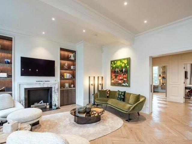 Phillimore Gardens, Kensington, 2 Bedroom Apartment