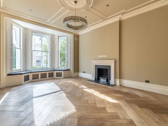 Phillimore Place, Kensington, London W8, 3 bed flat to rent, £13,992 pcm | PrimeLocation