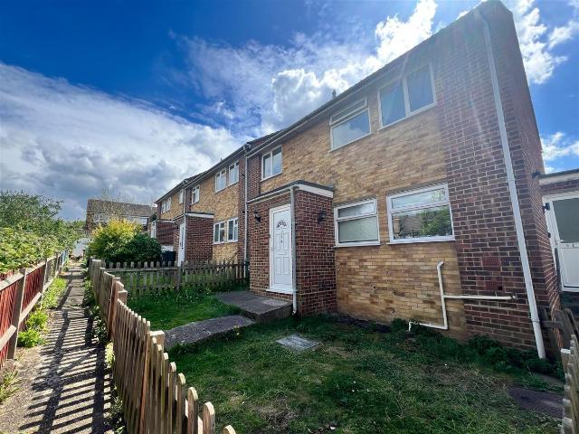 Phillips Close, Dartford DA1, 2 bed maisonette to rent, £1,450 pcm | PrimeLocation
