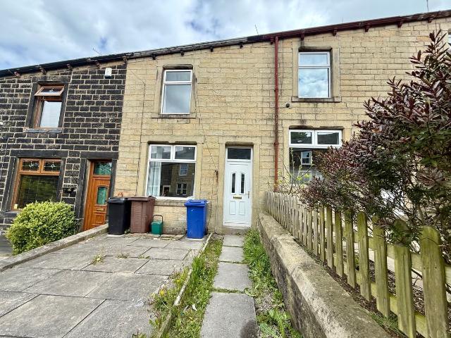 Phillips Lane, Colne BB8, 2 bed terraced house to rent, £695 pcm | PrimeLocation
