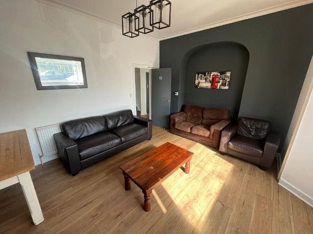 Phillips Parade, Swansea, SA1 6 bed terraced house to rent £2,740 pcm £632 pw