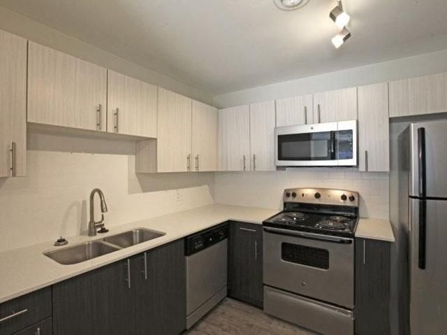 Phillips Place 1 Bedroom Apartment for Rent at 301 N Mendenhall St, Greensboro, NC 27401 Westerwood