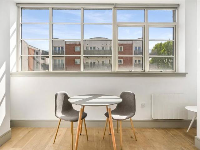Philpot Street, London, E1 Studio to rent £1,600 pcm £369 pw