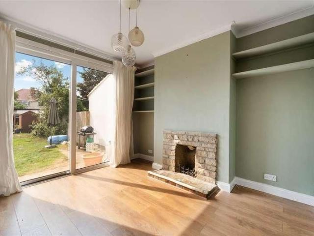 Phyllis Avenue, Motspur, KT3