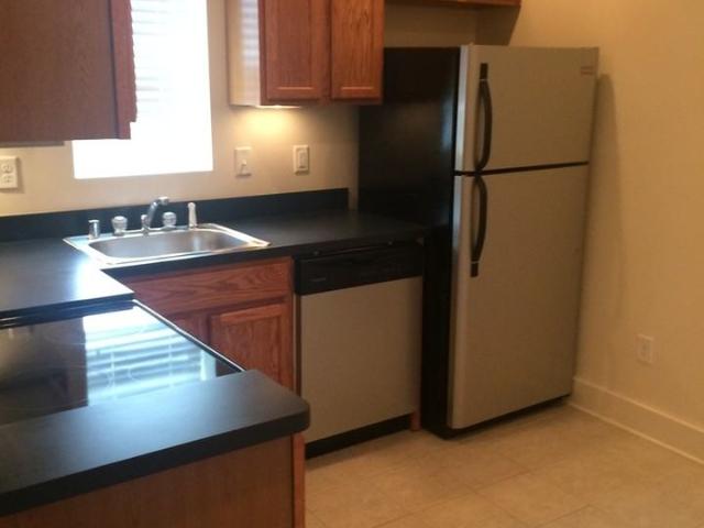 Pinto Properties, LLC 2 Bedroom Apartment for Rent at 1398 Bardstown Rd, Louisville, KY 40204 Tyler Park