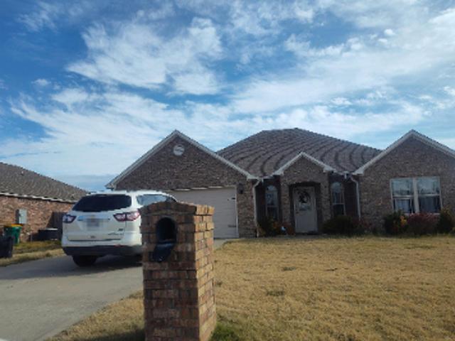 Pin Oak Lane