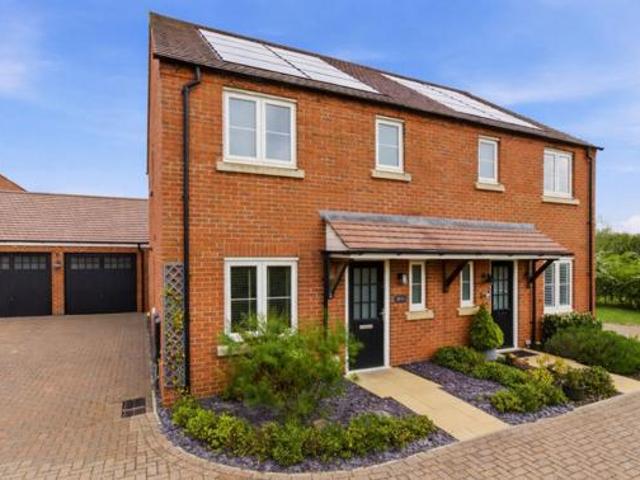 Pinchfield Gardens, Hallow, 3 Bedroom Semi detached