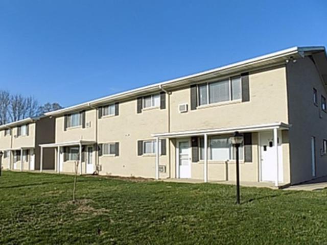Pine Manor Apartments 1 Bedroom Apartment for Rent at 1503 S Plate St, Kokomo, IN 46902