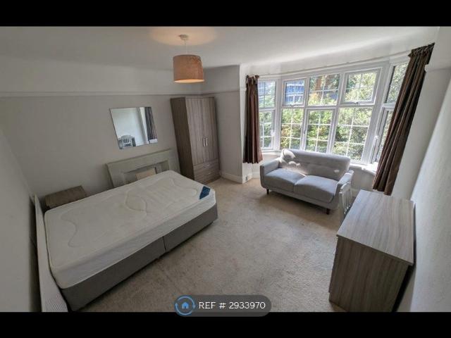Pine Mansions, Bournemouth BH1, 4 bed flat to rent, £2,000 pcm | PrimeLocation