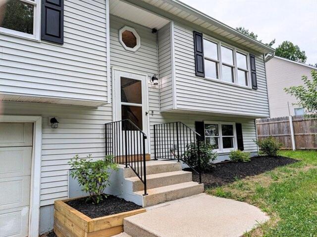 Pine Needle Ln, Springfield, Home For Sale