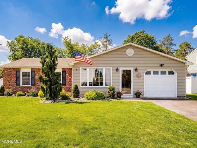 Pine Needle St, Howell, Home For Sale
