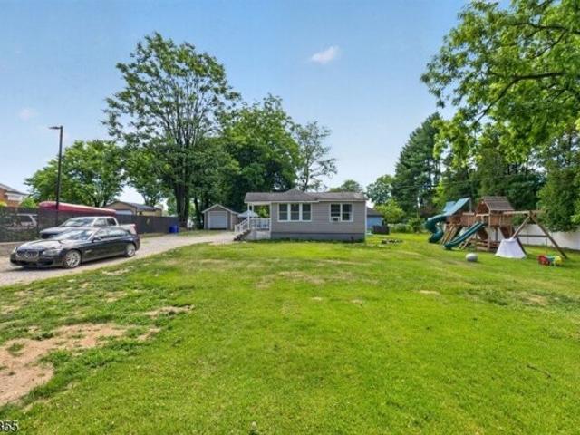 Pine Brook Rd, Lincoln Park, Home For Sale