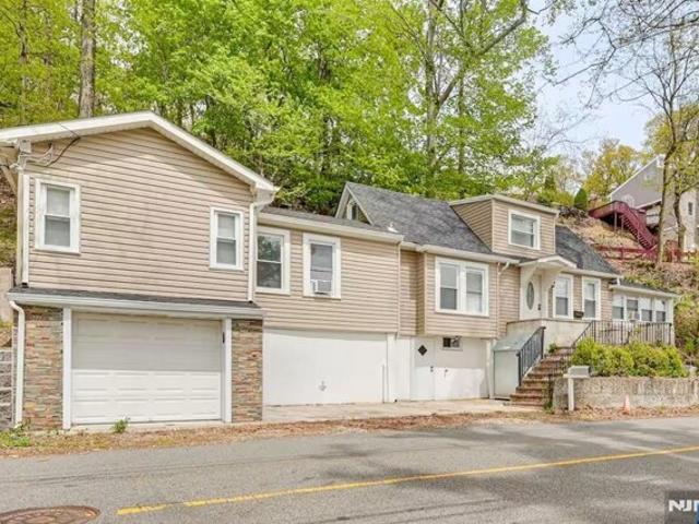 Pine Brook Rd, Lincoln Park, Home For Sale