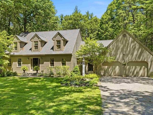 Pine Ct, Newfields, Home For Sale