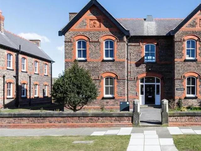 Pine Cottage, 11 Clock Tower Park, Liverpool, L10 1LD, United Kingdom | 3 bed apartment for rent #137018945 | Rentberry