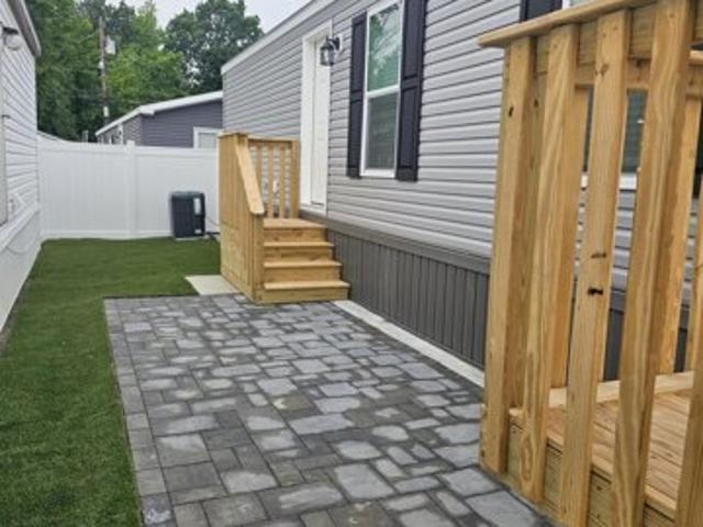Pine Creek Vlg, Hazlet, Property For Sale