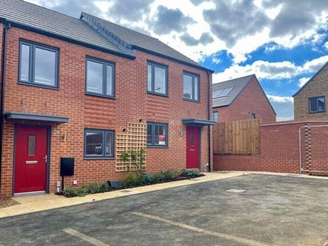 Pine Drive, Harpole, 3 Bedroom End