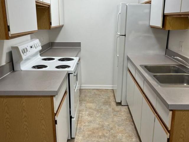 Pine East Studio Apartment for Rent at 327 N Pine Ave, Chicago, IL 60644 Austin